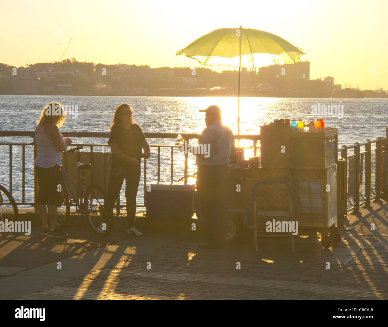 Pier at the Brooklyn army terminal Stock Photo - Alamy