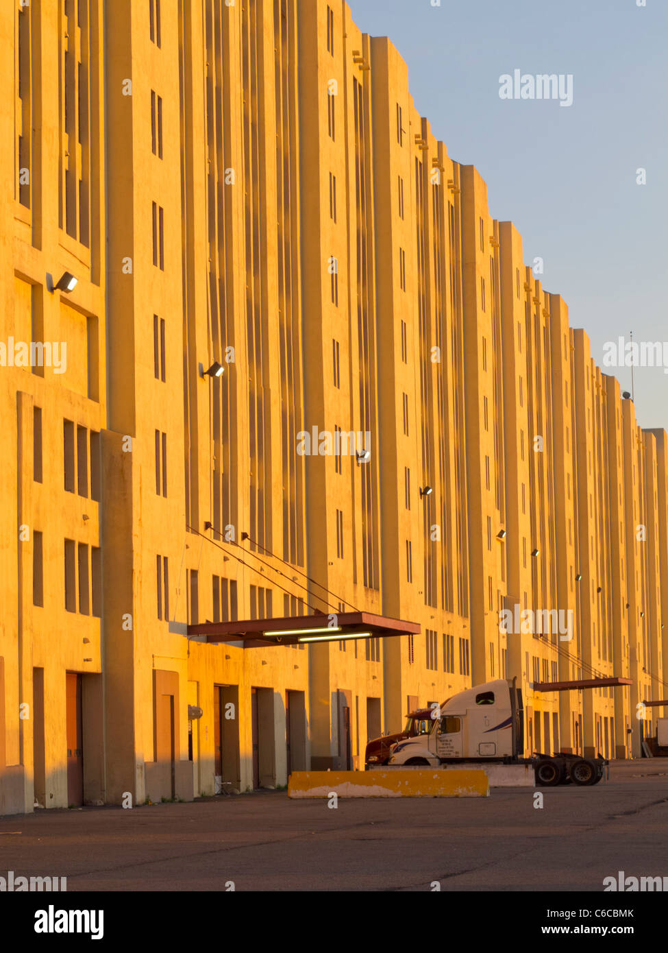 Brooklyn army terminal building Stock Photo - Alamy