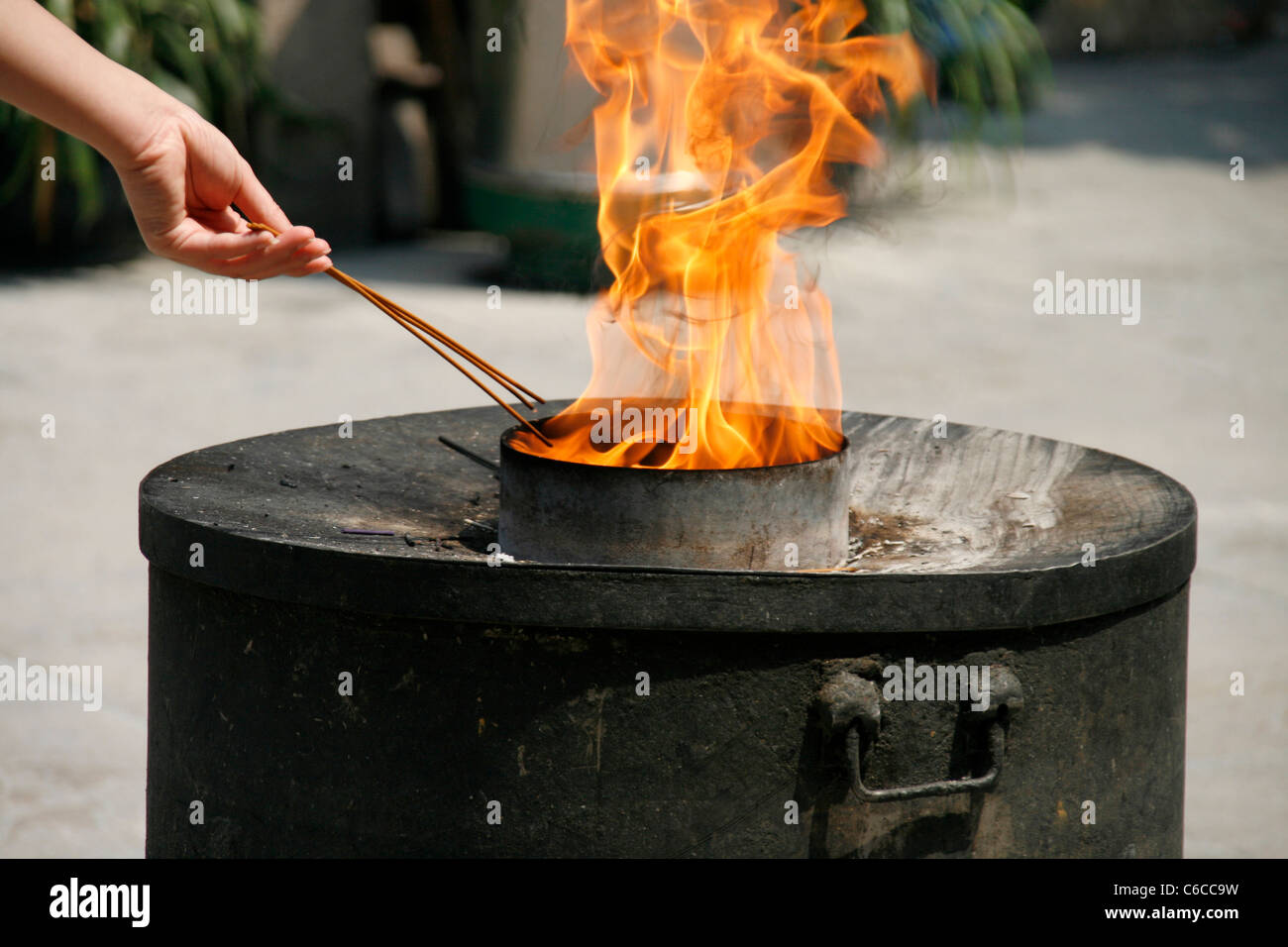 Burning ritual hi-res stock photography and images - Alamy