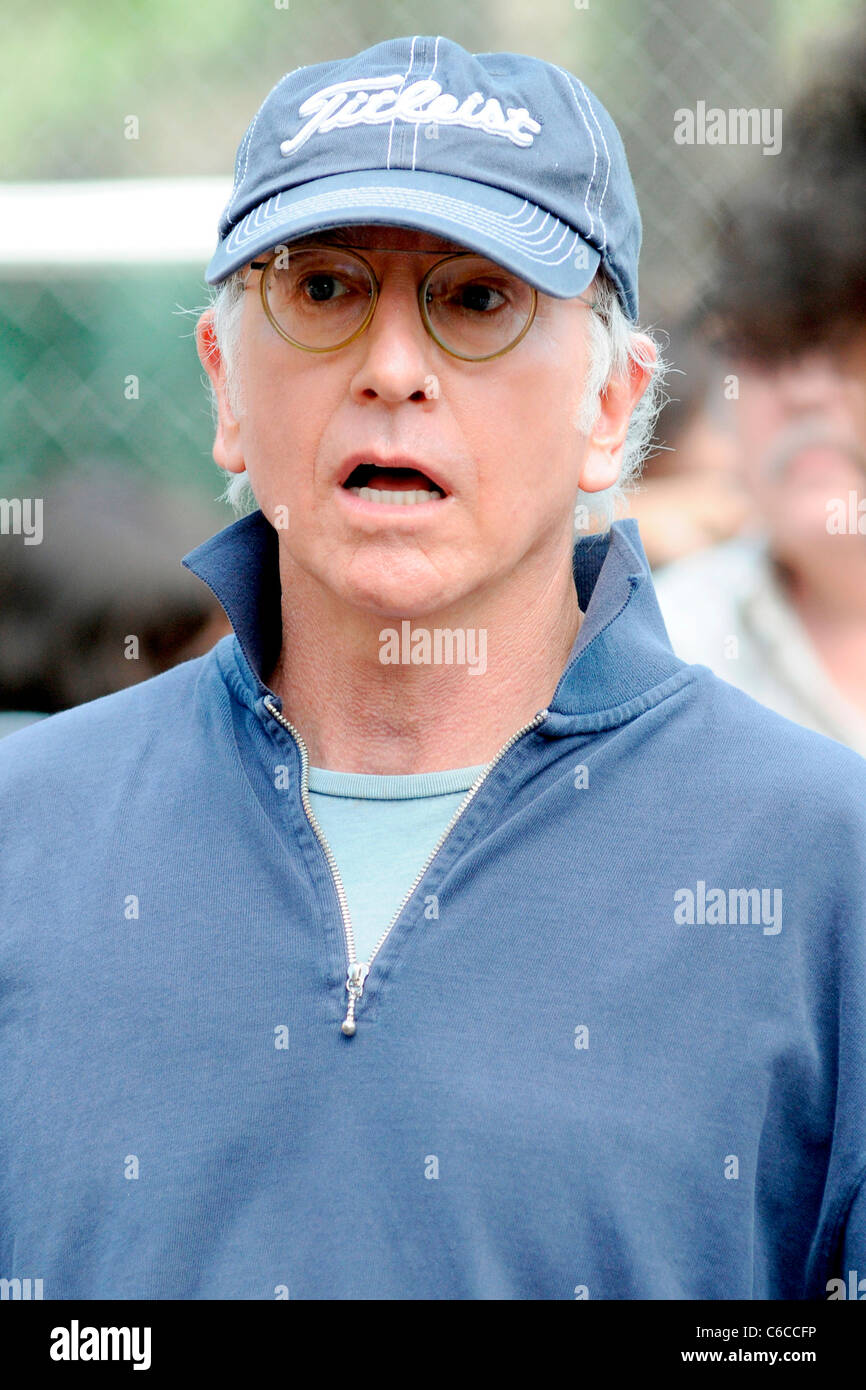 Larry David filming a scene for HBO's 'Curb Your Enthusiasm' on ...