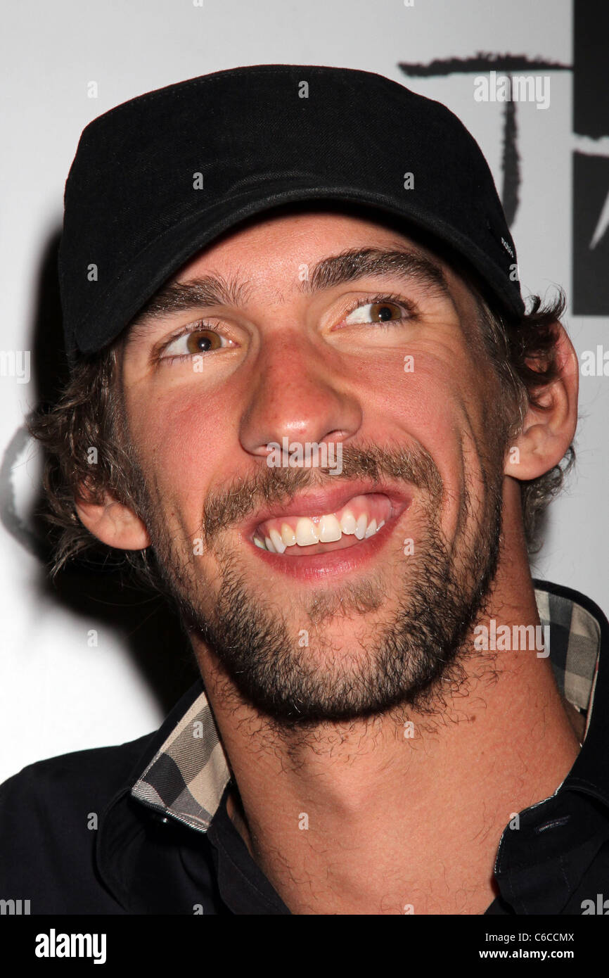 Michael Phelps celebrates his 21st birthday at Tao club in the Venetian ...