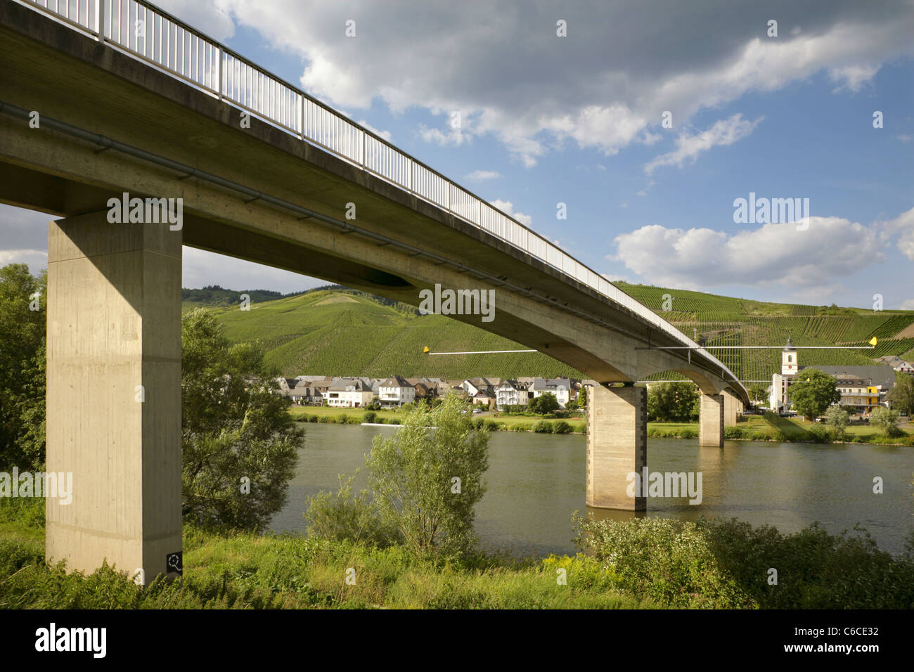 View across the river Mosel looking towards the village of Kinheim ...