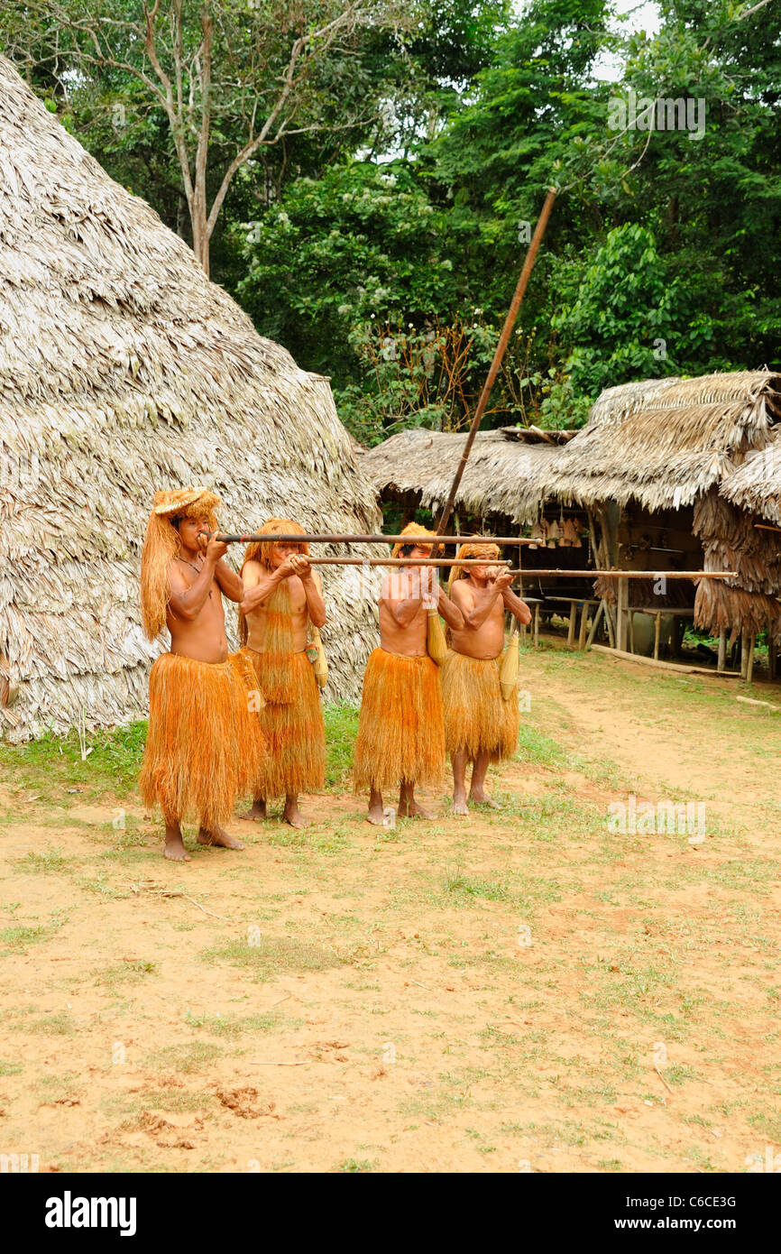 Amazon tribes hi-res stock photography and images - Alamy