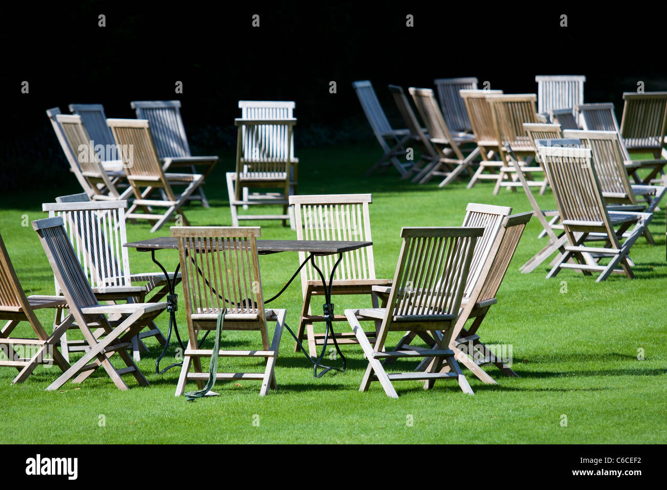 Abandoned deckchairs hi-res stock photography and images - Alamy