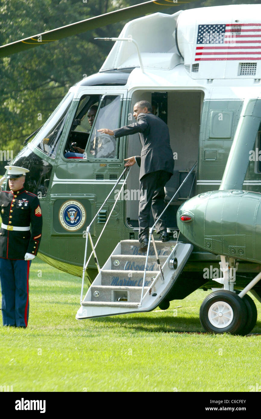 President Barack Obama boarding Marine One, after attending a reception ...