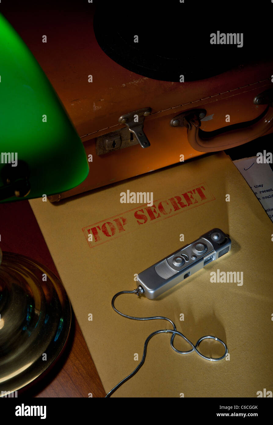 1950s berlin wall hi-res stock photography and images - Alamy