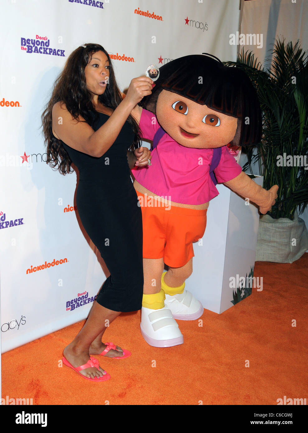 Wendy Williams Nickelodeon's Beyond the Backpack Campaign backpack ...