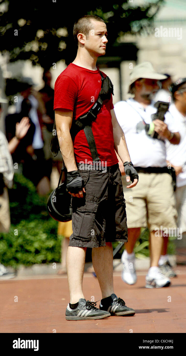 Joseph Gordon-Levitt on the set of his new film 'Premium Rush' shooting ...
