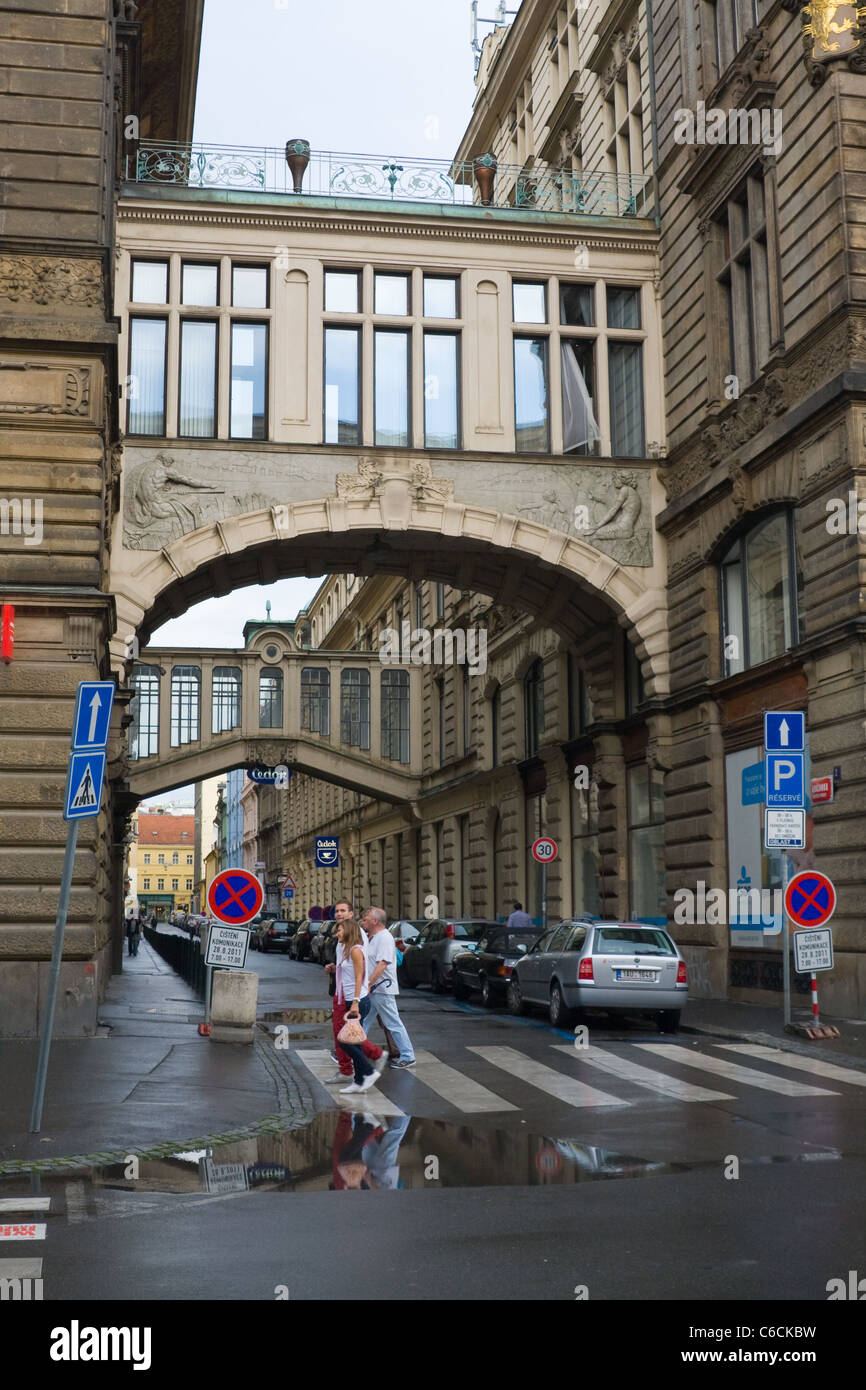 crossing bridge between two buildings, Old Town, Prague, Czech Republic ...