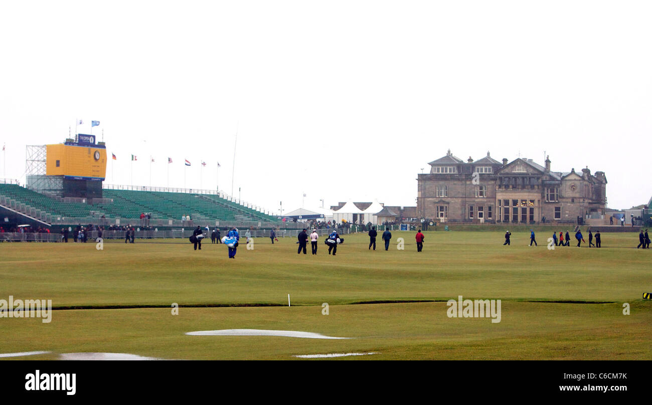 Golf course closed due to bad weather at St. Andrews for the 150th Open ...