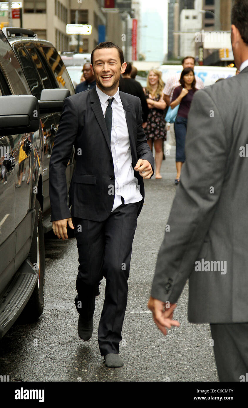 Joseph Gordon-Levitt outside The Ed Sullivan Theater for 'The Late Show ...