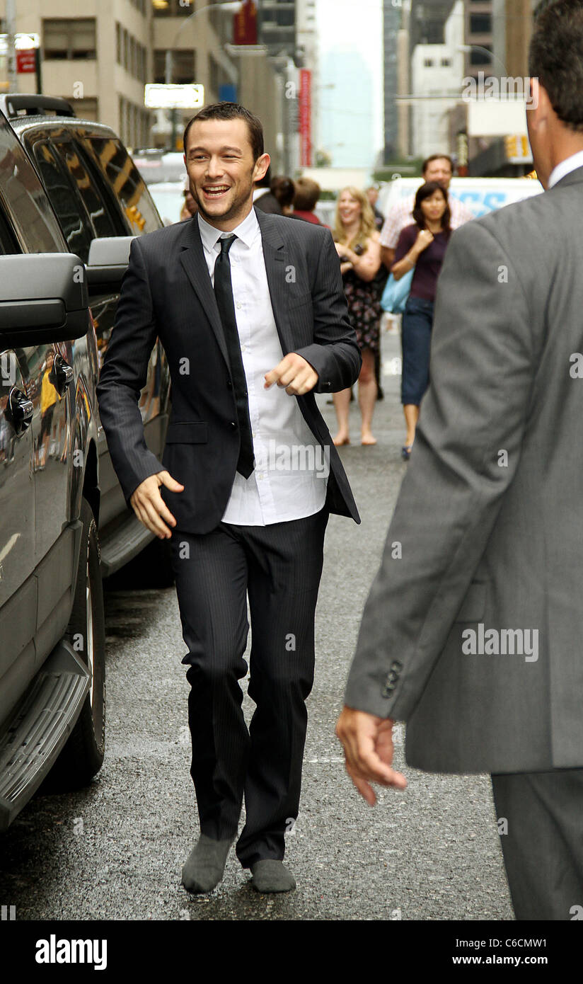Joseph Gordon-Levitt outside The Ed Sullivan Theater for 'The Late Show ...