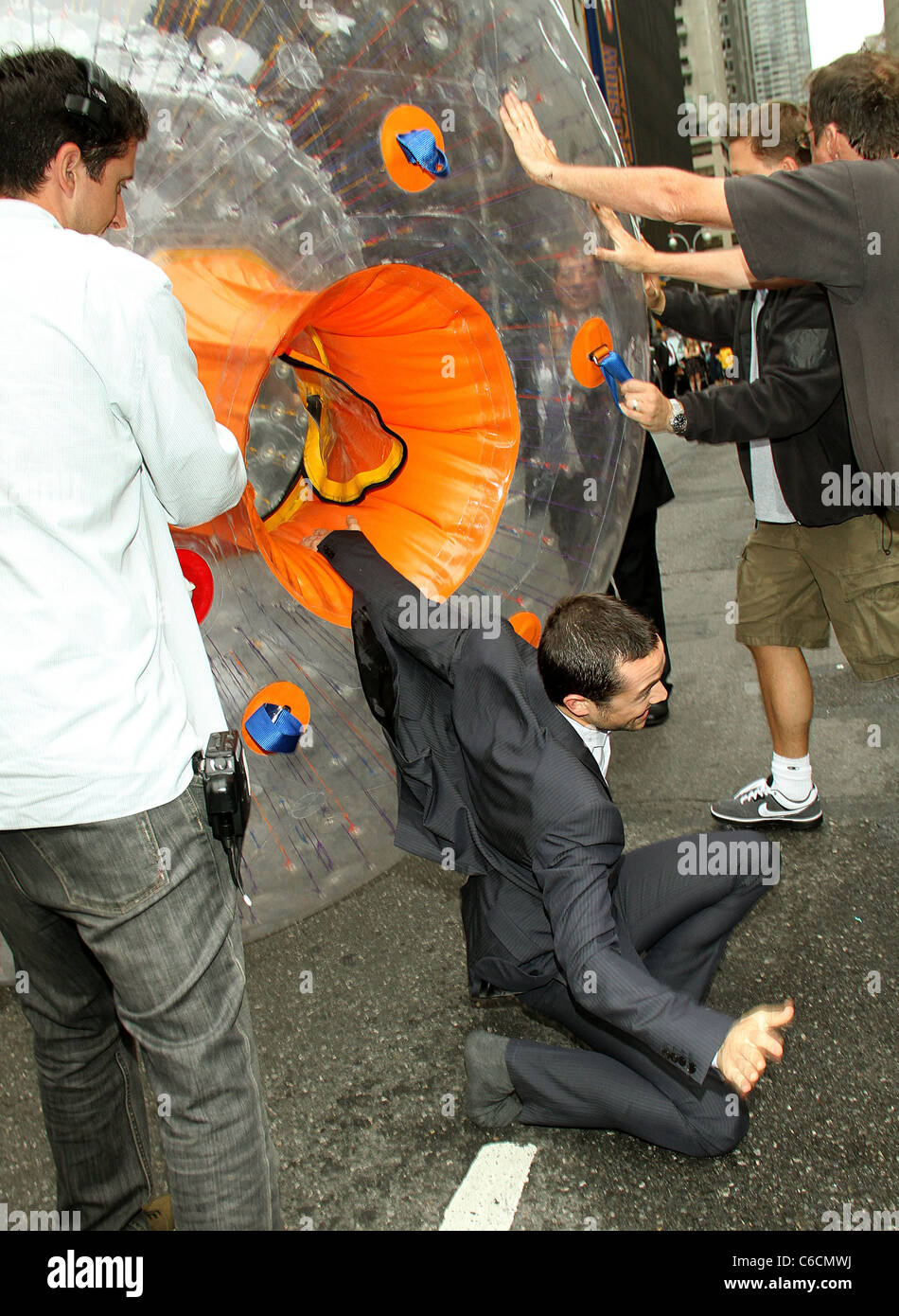 Joseph Gordon-Levitt outside The Ed Sullivan Theater for 'The Late Show ...