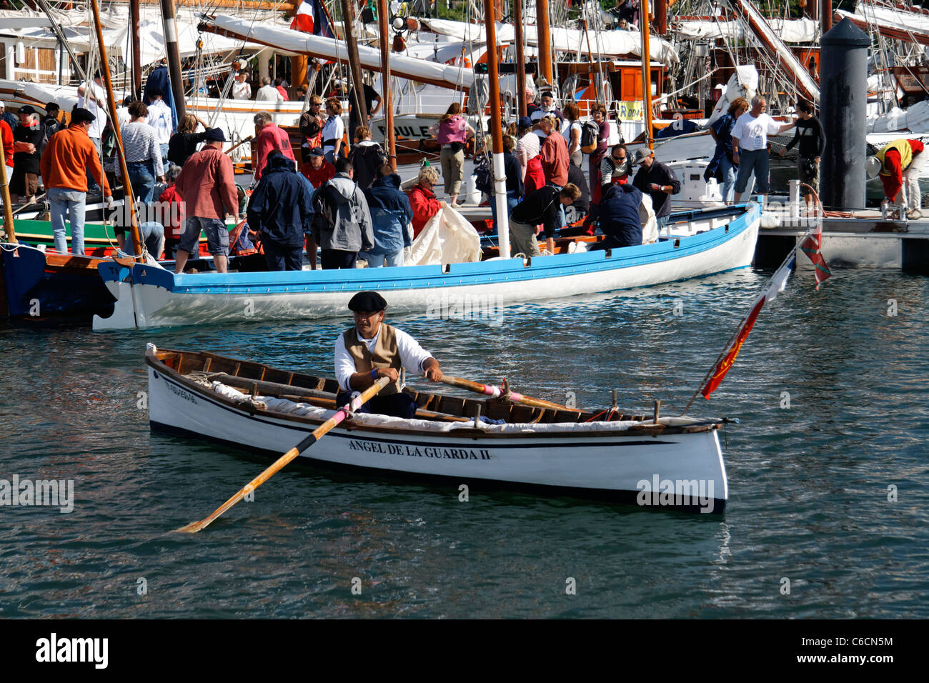 Skiff (Basque country), Rosmeur port, gathering of traditional wooden ...