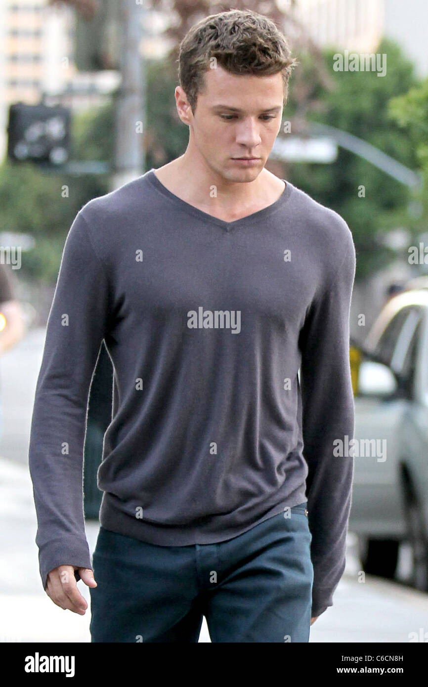 Ryan Phillippe on the set of his new film 'The Lincoln Lawyer' Los ...