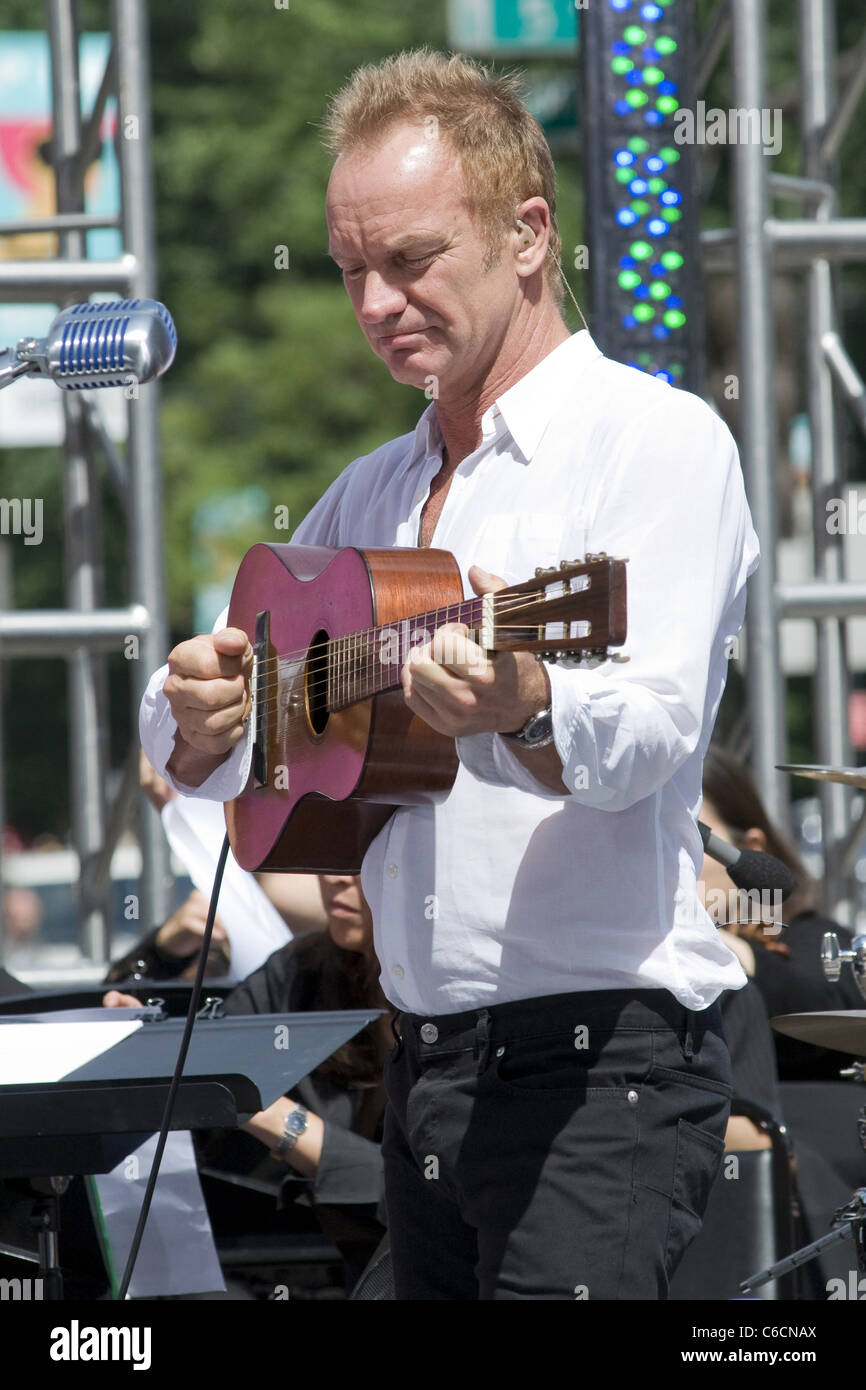 Sting aka gordon sumner performing hi-res stock photography and images ...