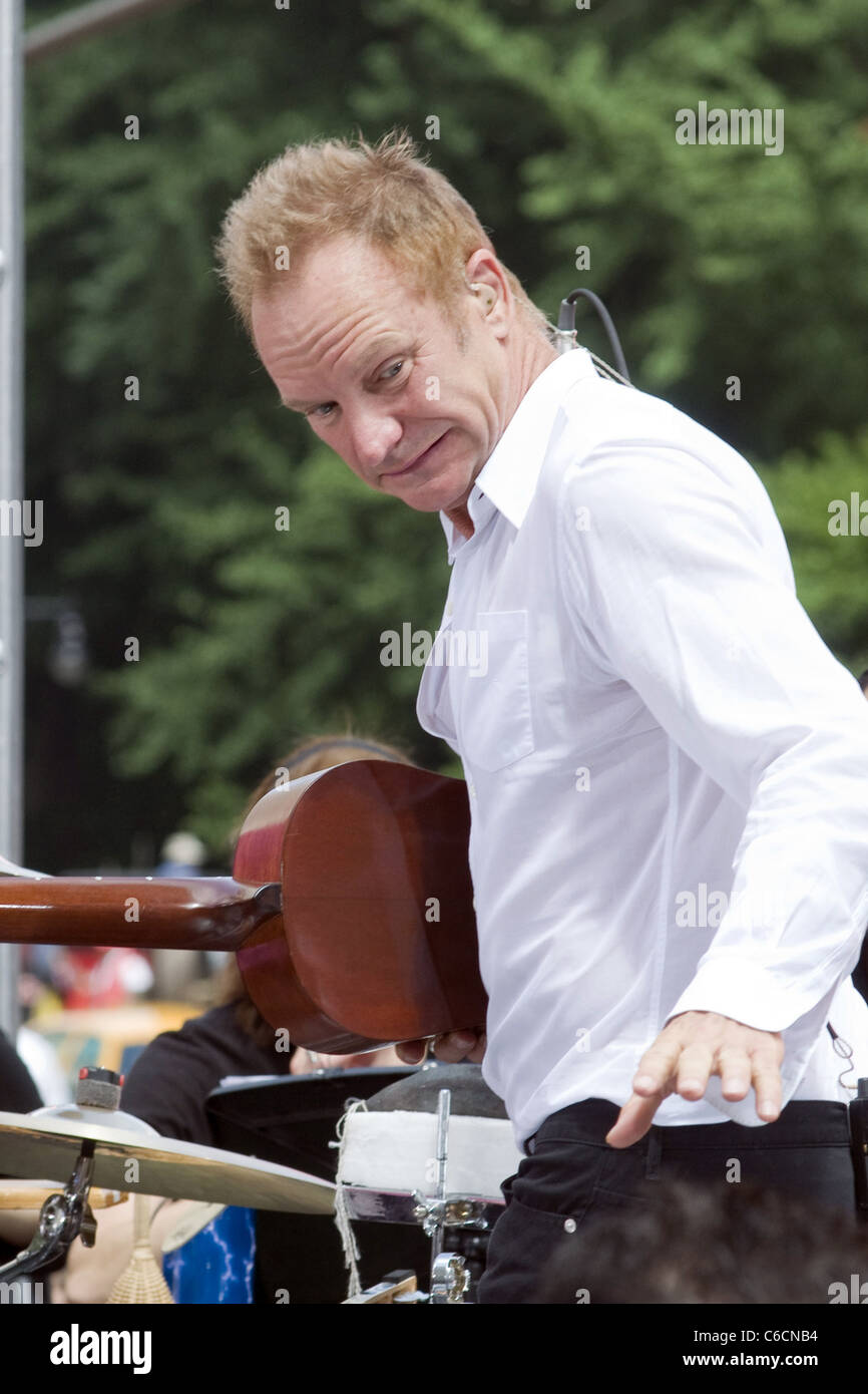 Sting aka gordon sumner performing hi-res stock photography and images ...