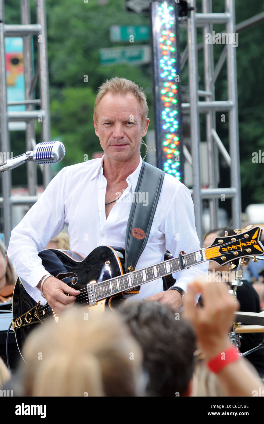Sting aka gordon sumner performing hi-res stock photography and images ...