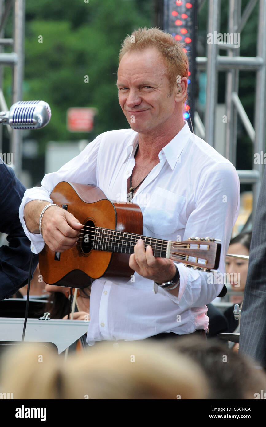 Sting aka gordon sumner performing hi-res stock photography and images ...