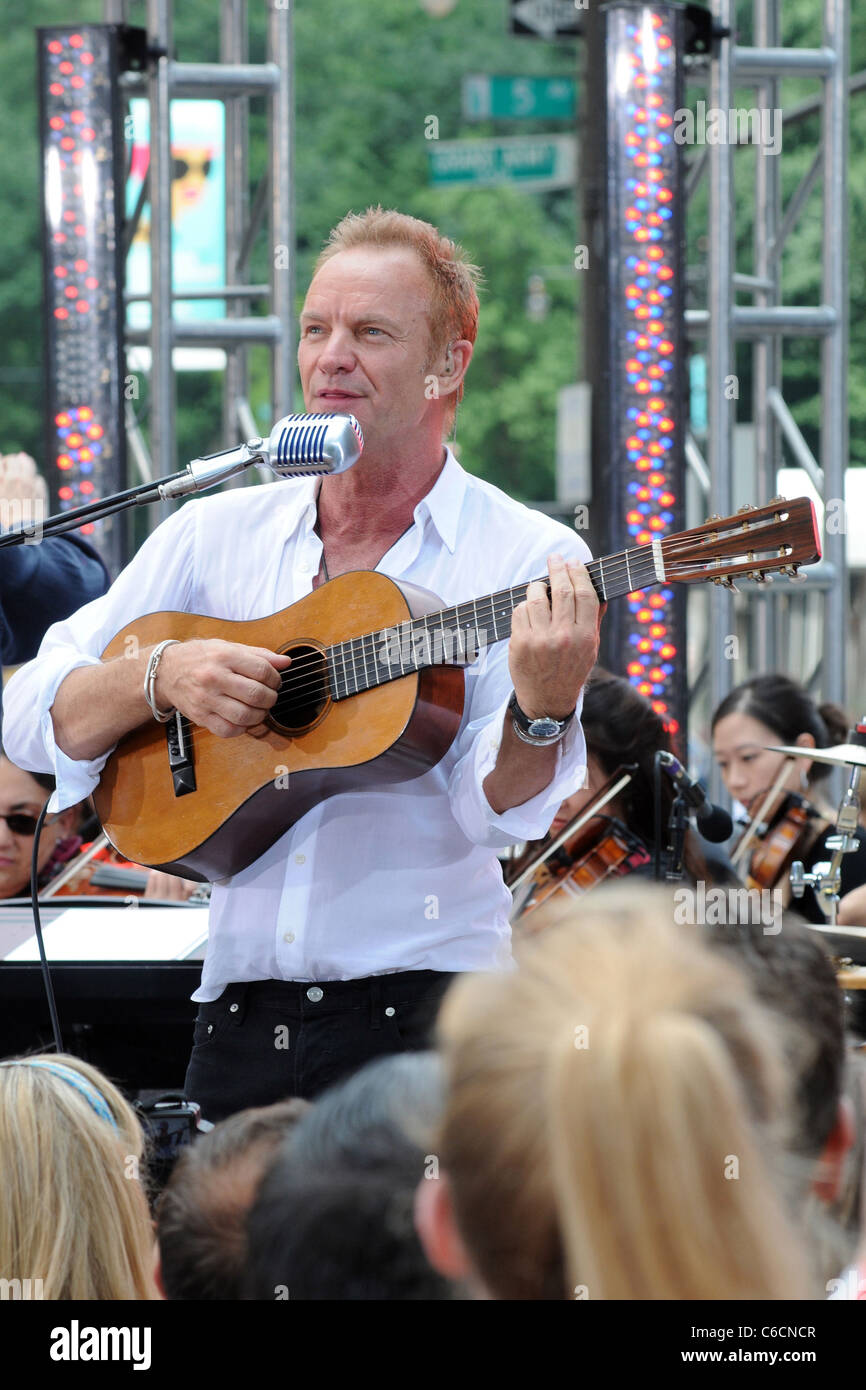 Sting aka gordon sumner performing hi-res stock photography and images ...