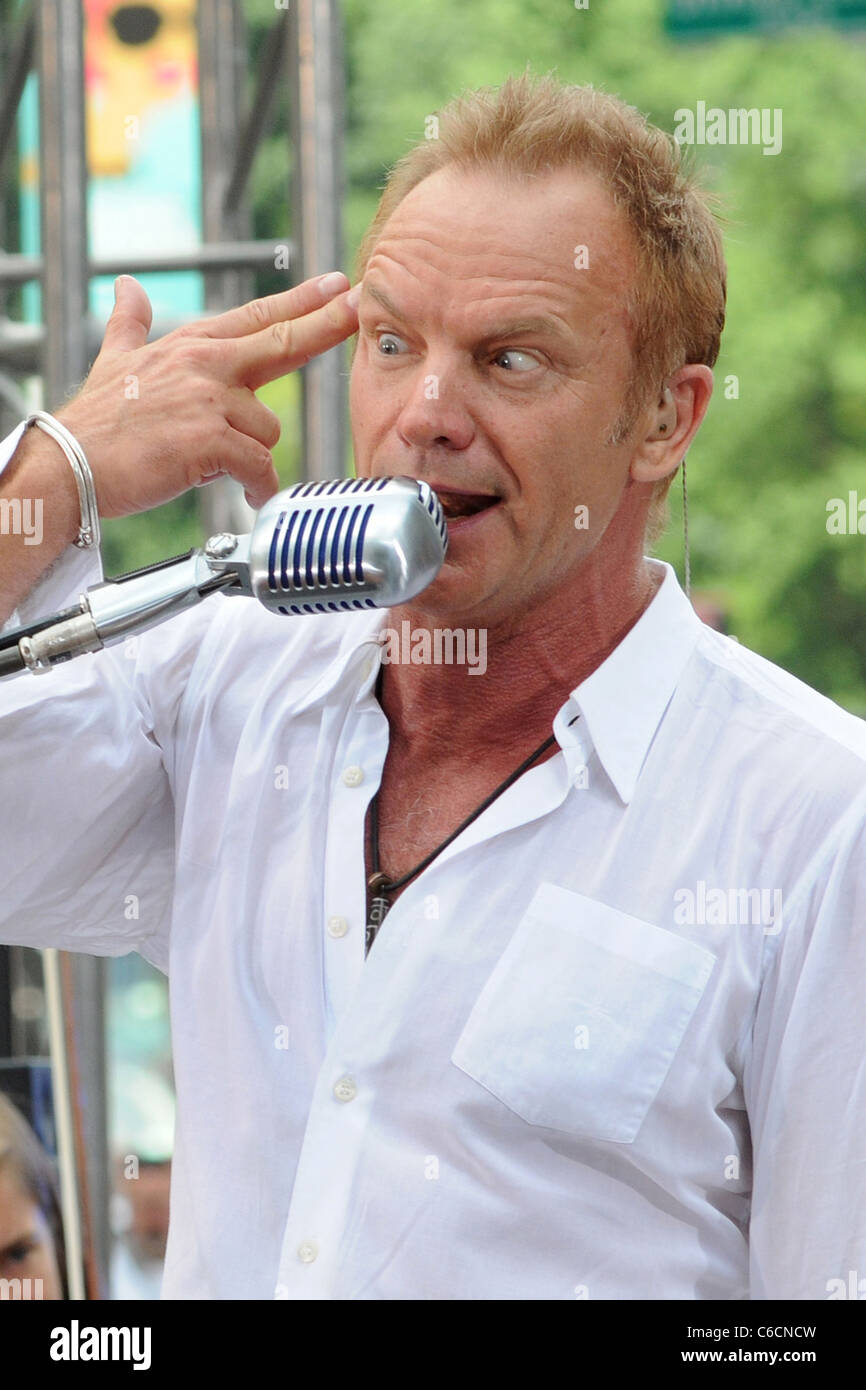 Sting aka gordon sumner performing hi-res stock photography and images ...