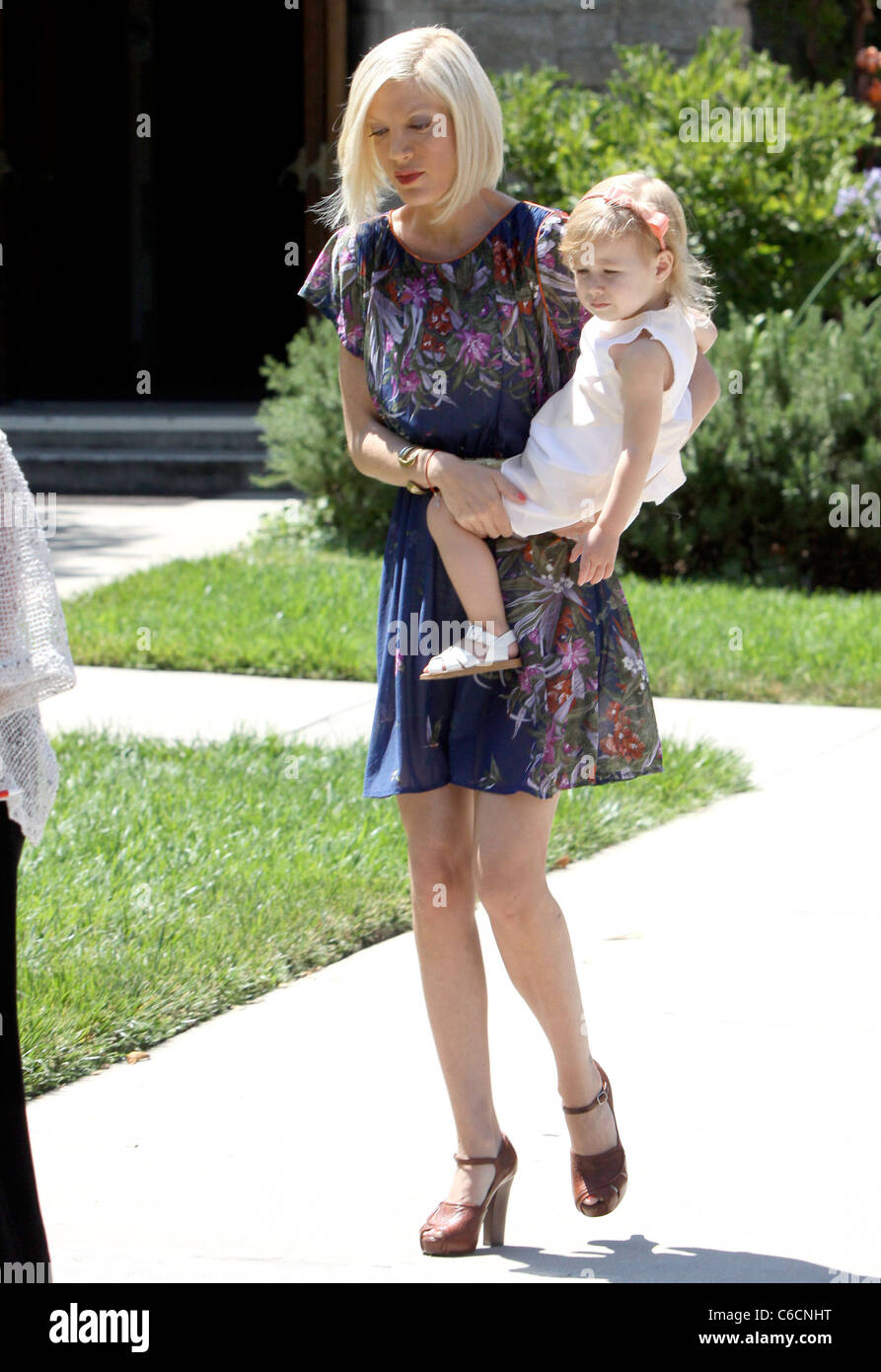 Tori Spelling and Stella McDermott Tori Spelling goes to All Saints ...