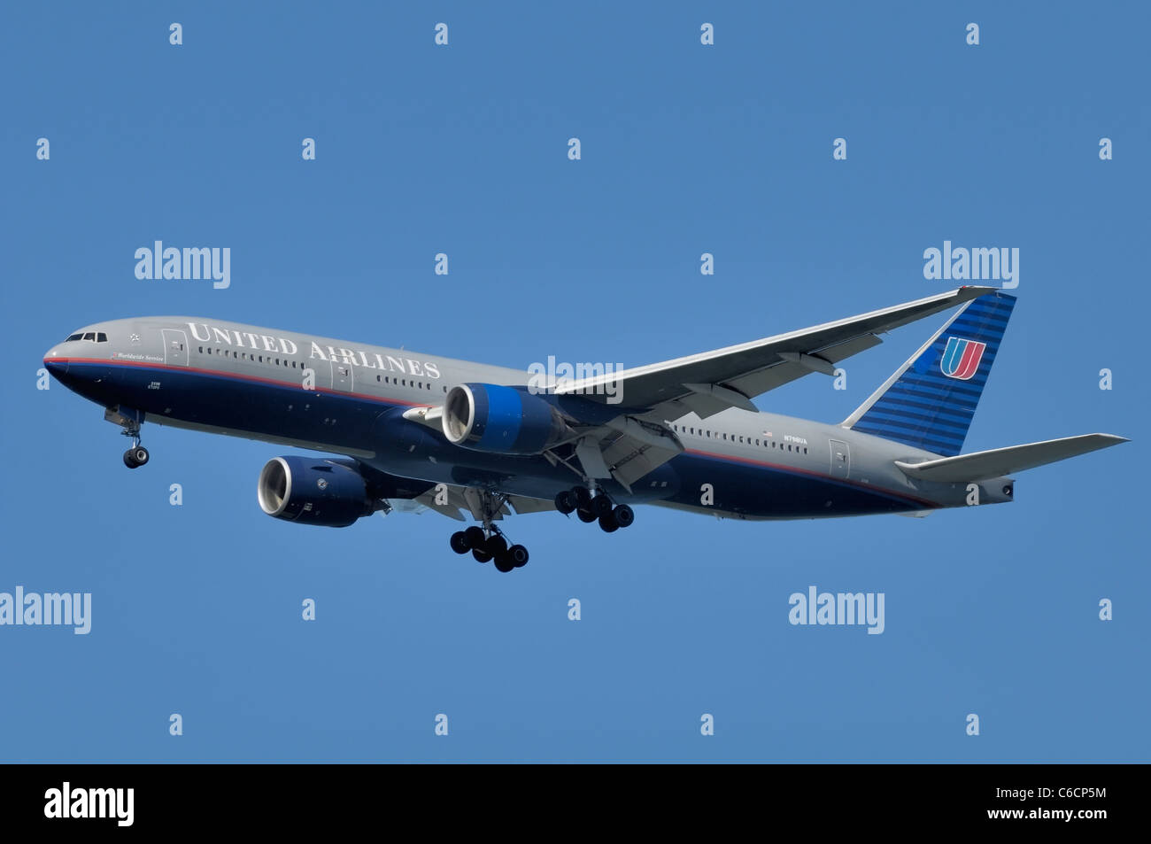 Final Approach United Airlines Boeing Stock Photo - Alamy