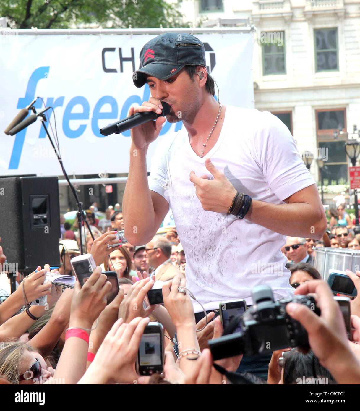 Enrique Iglesias performing live on the 'CBS Early Show' at CBS Plaza ...