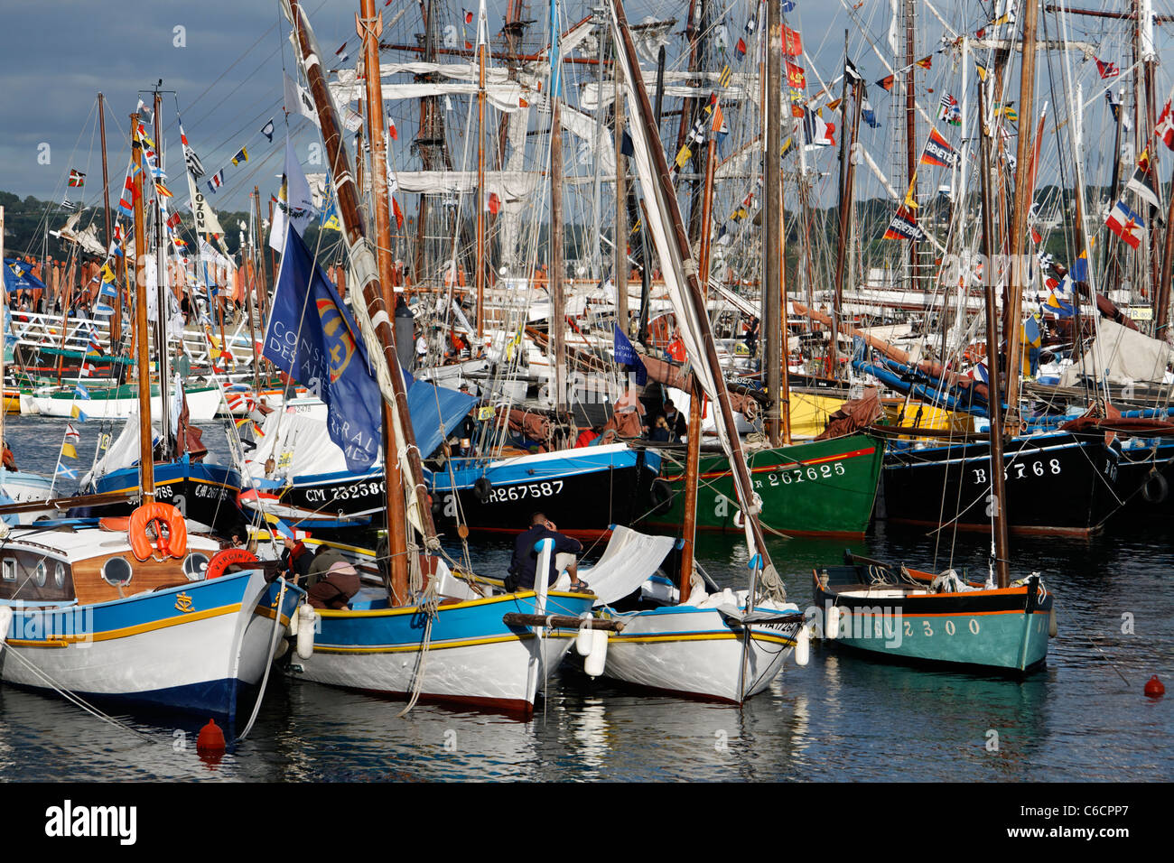 Traditional wooden boats hi-res stock photography and images - Alamy