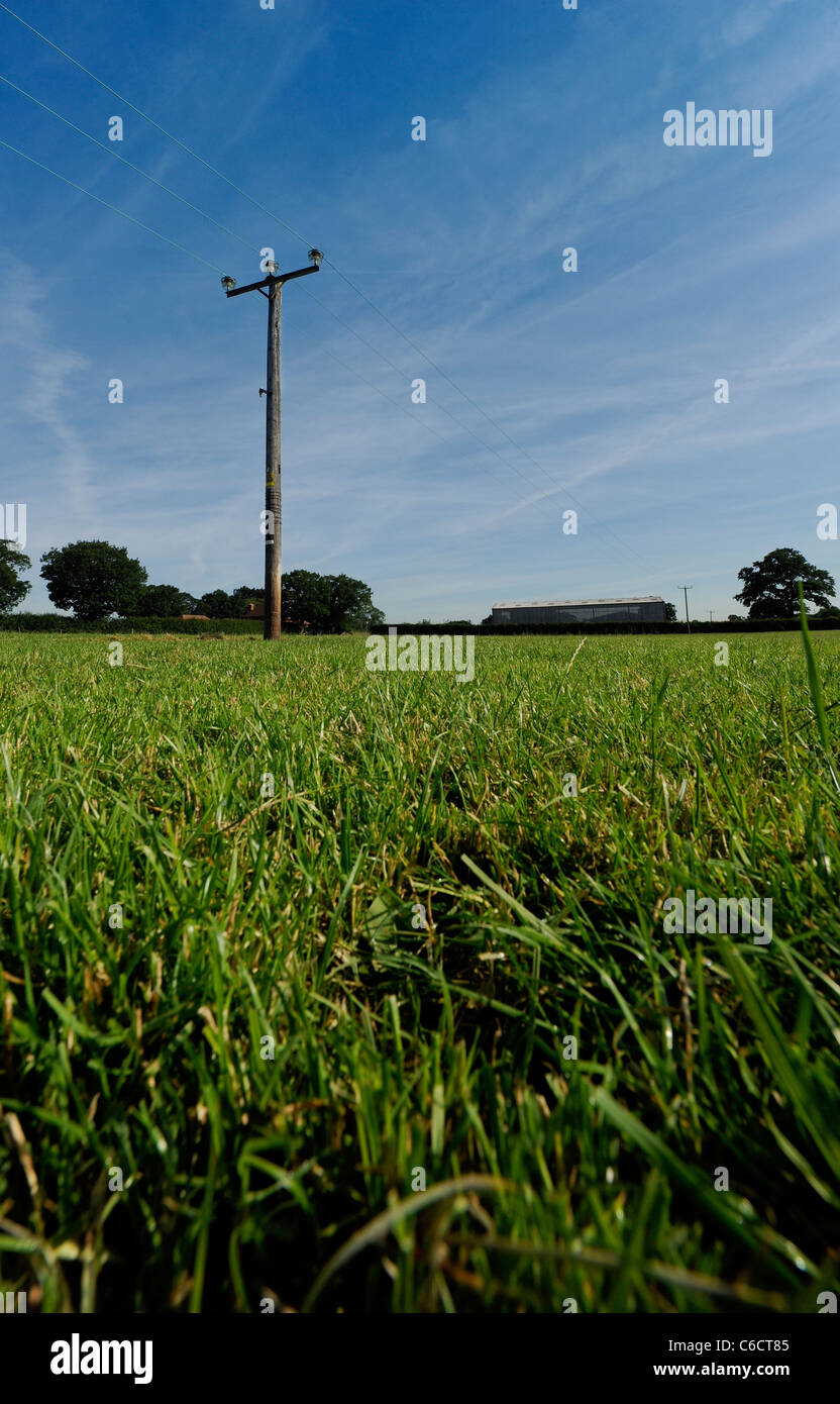Overhead Powerlines Stock Photos & Overhead Powerlines Stock Images - Alamy