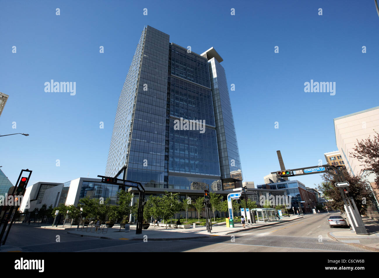 the energy efficient manitoba hydro tower head office skyscraper ...