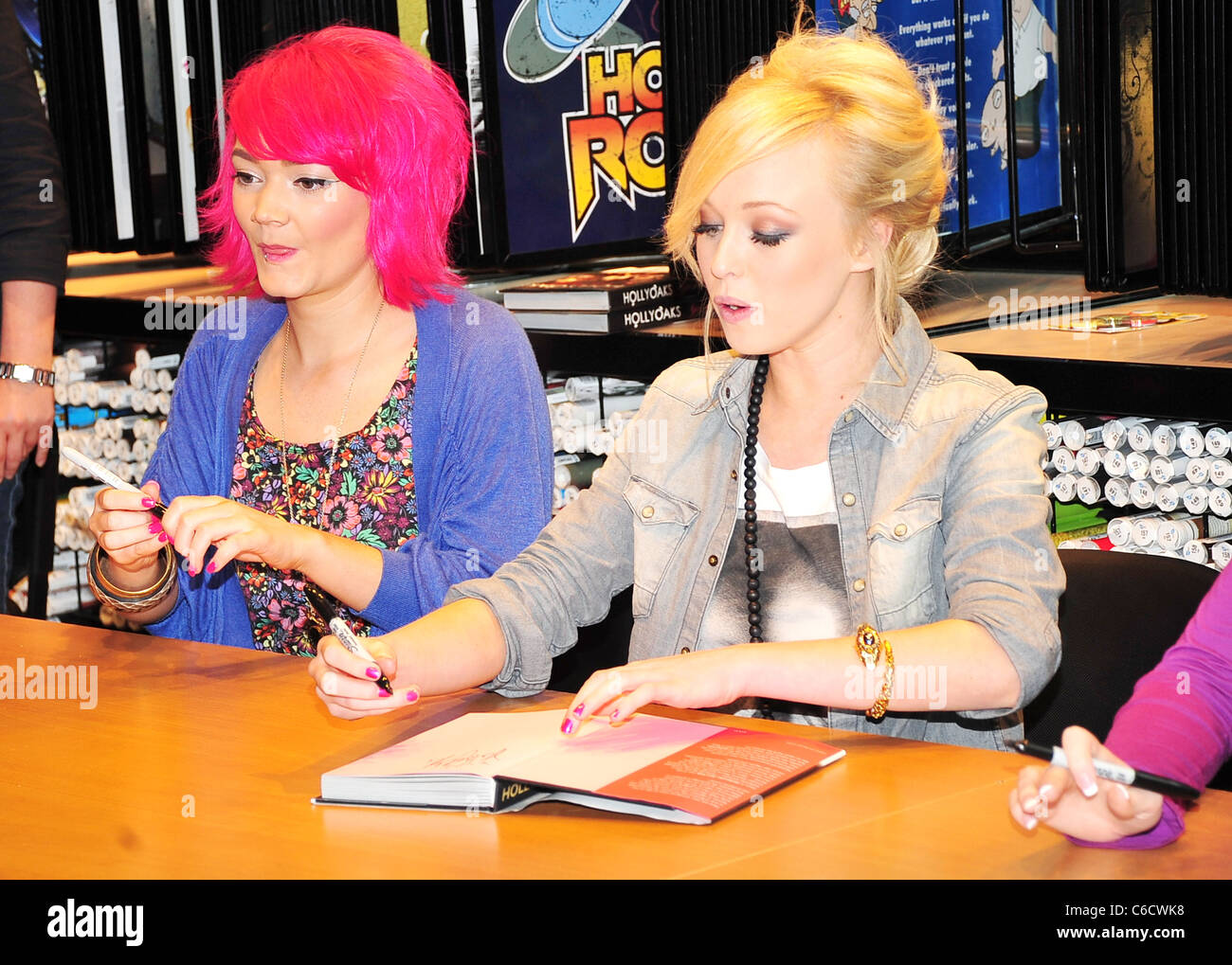 Hollyoaks sign hi-res stock photography and images - Alamy