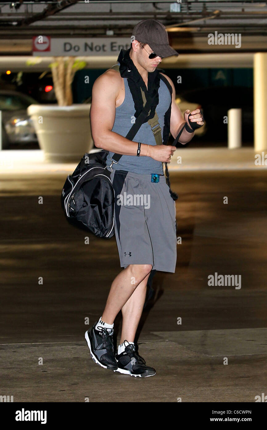 Kellan Lutz arrives at a gym for a boxing workout in Sherman Oaks Los ...