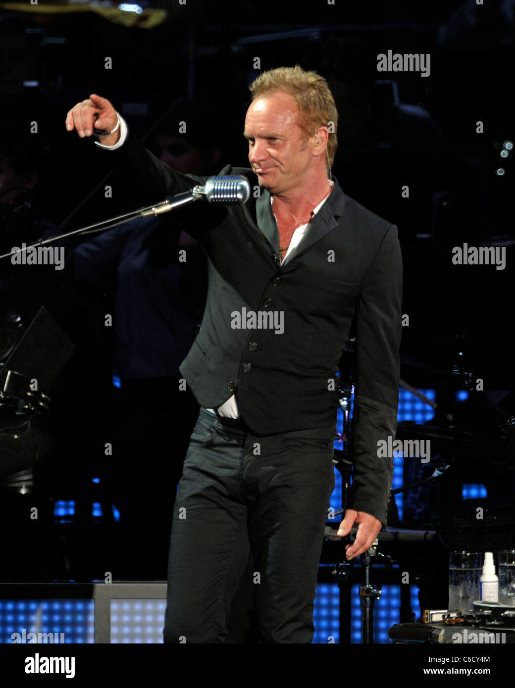 Sting aka Gordon Sumner Sting and The Royal Philharmonic Orchestra ...