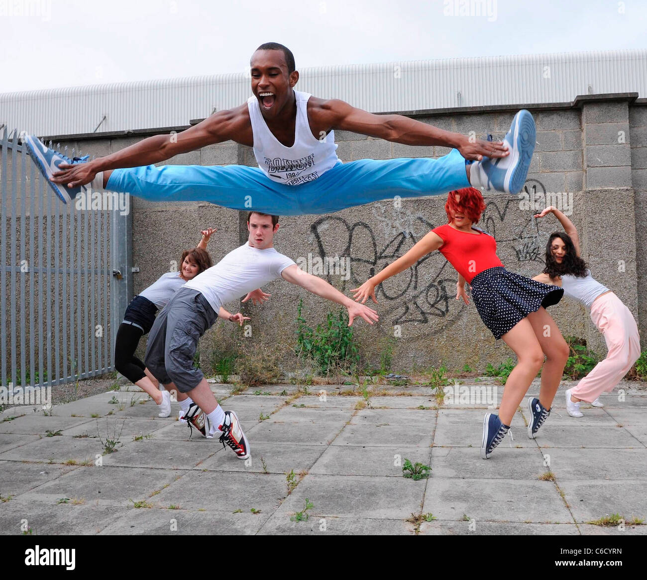 Fame cast members The Three Degrees singer Sheila Ferguson introduces ...