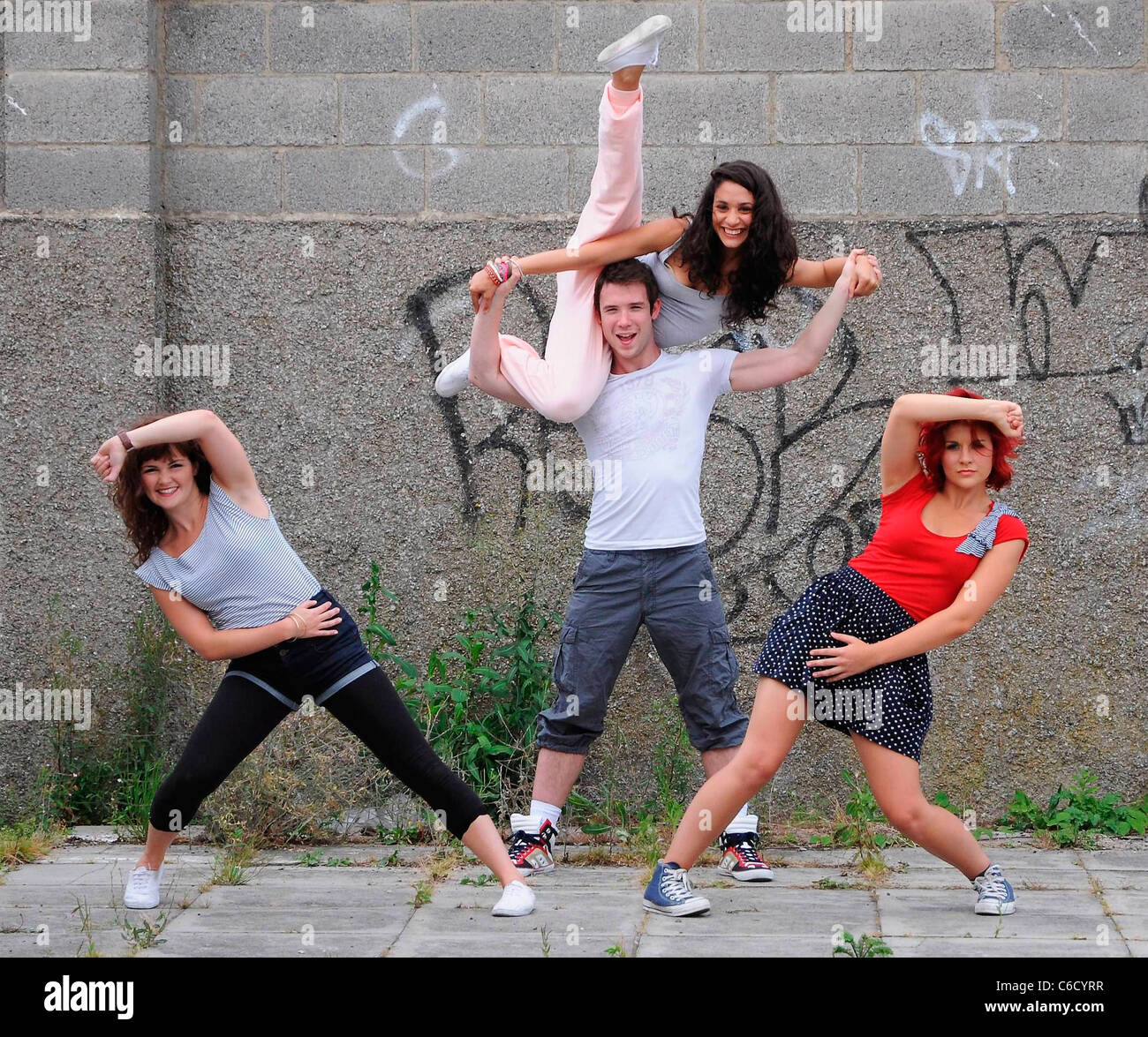 Fame cast members The Three Degrees singer Sheila Ferguson introduces ...