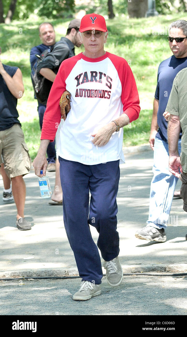 Larry David filming a softball scene for his TV show 'Curb Your ...