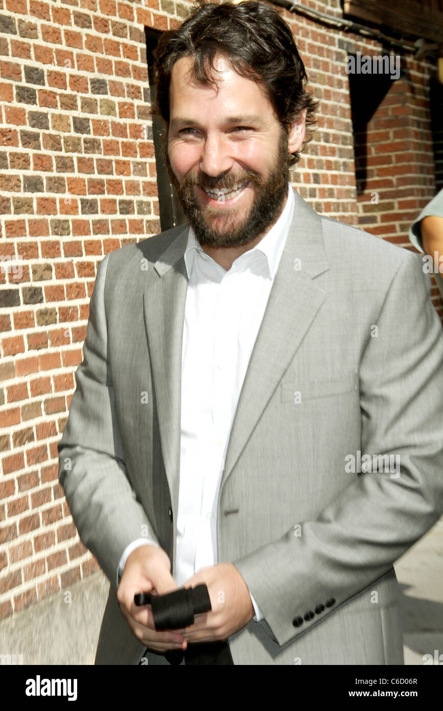 Actor Paul Rudd arrive to the 'Late Show with David Letterman' at the ...