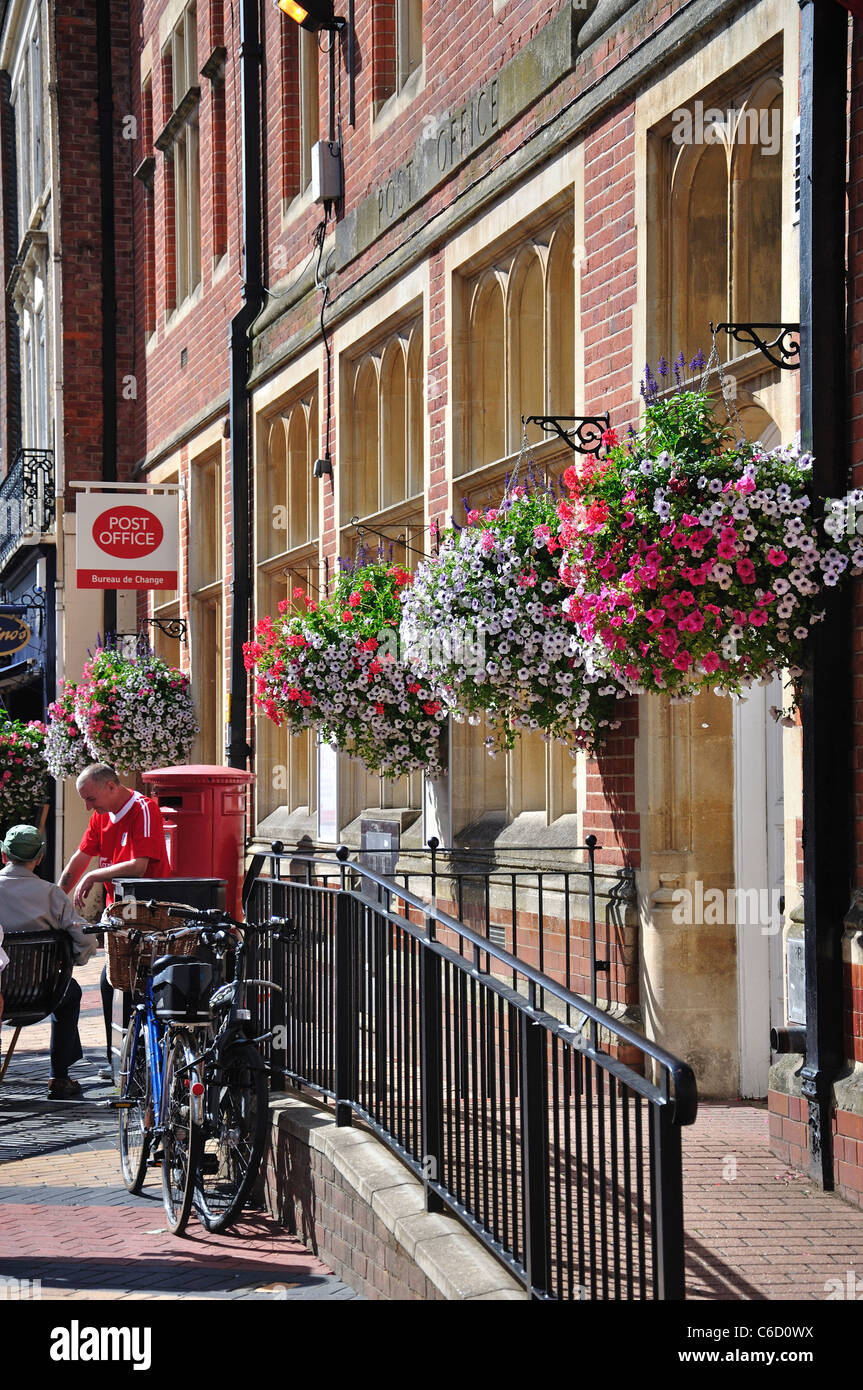 Maidenhead town sign hi-res stock photography and images - Alamy