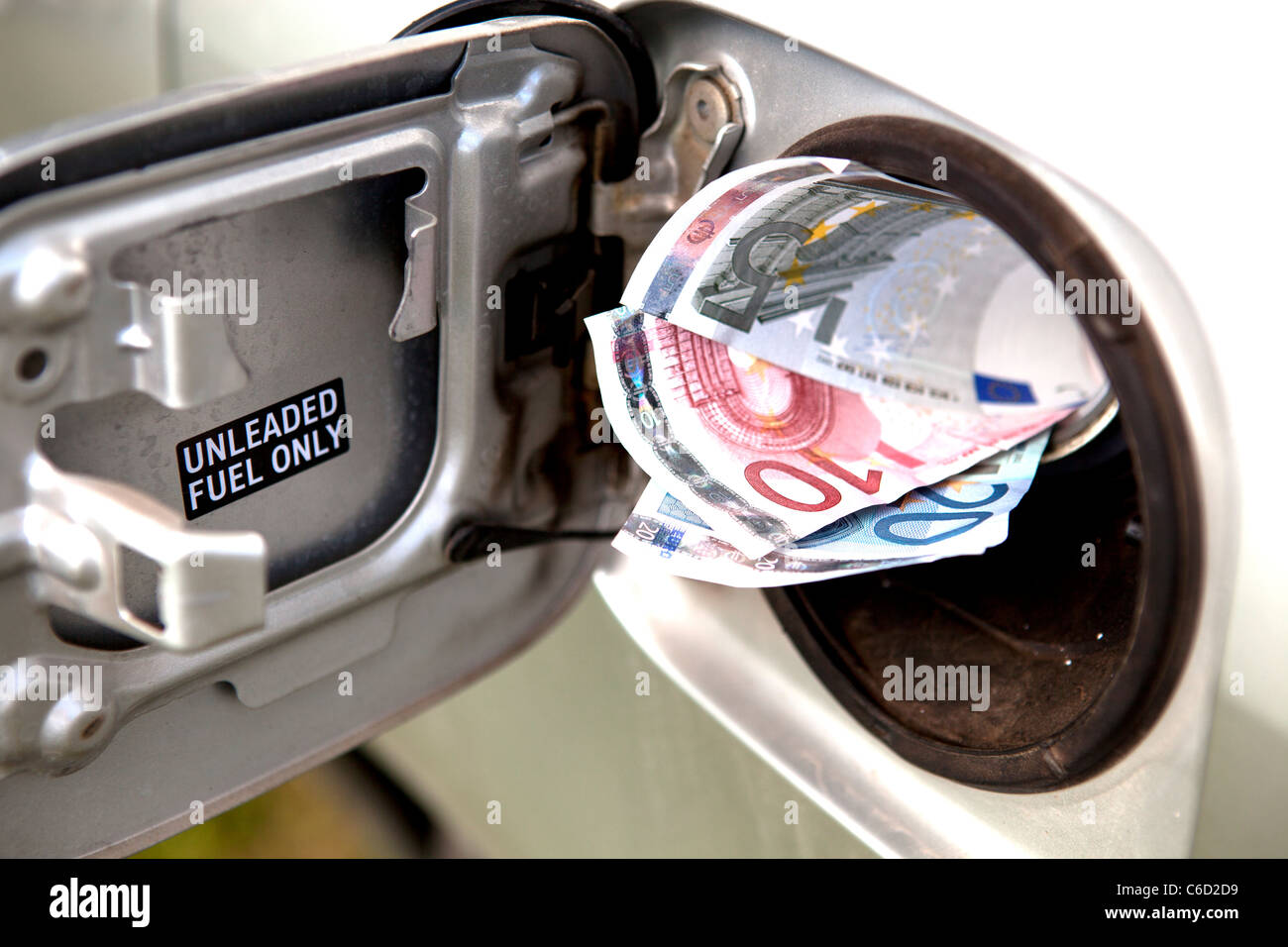 Gas bill euro notes hi-res stock photography and images - Alamy