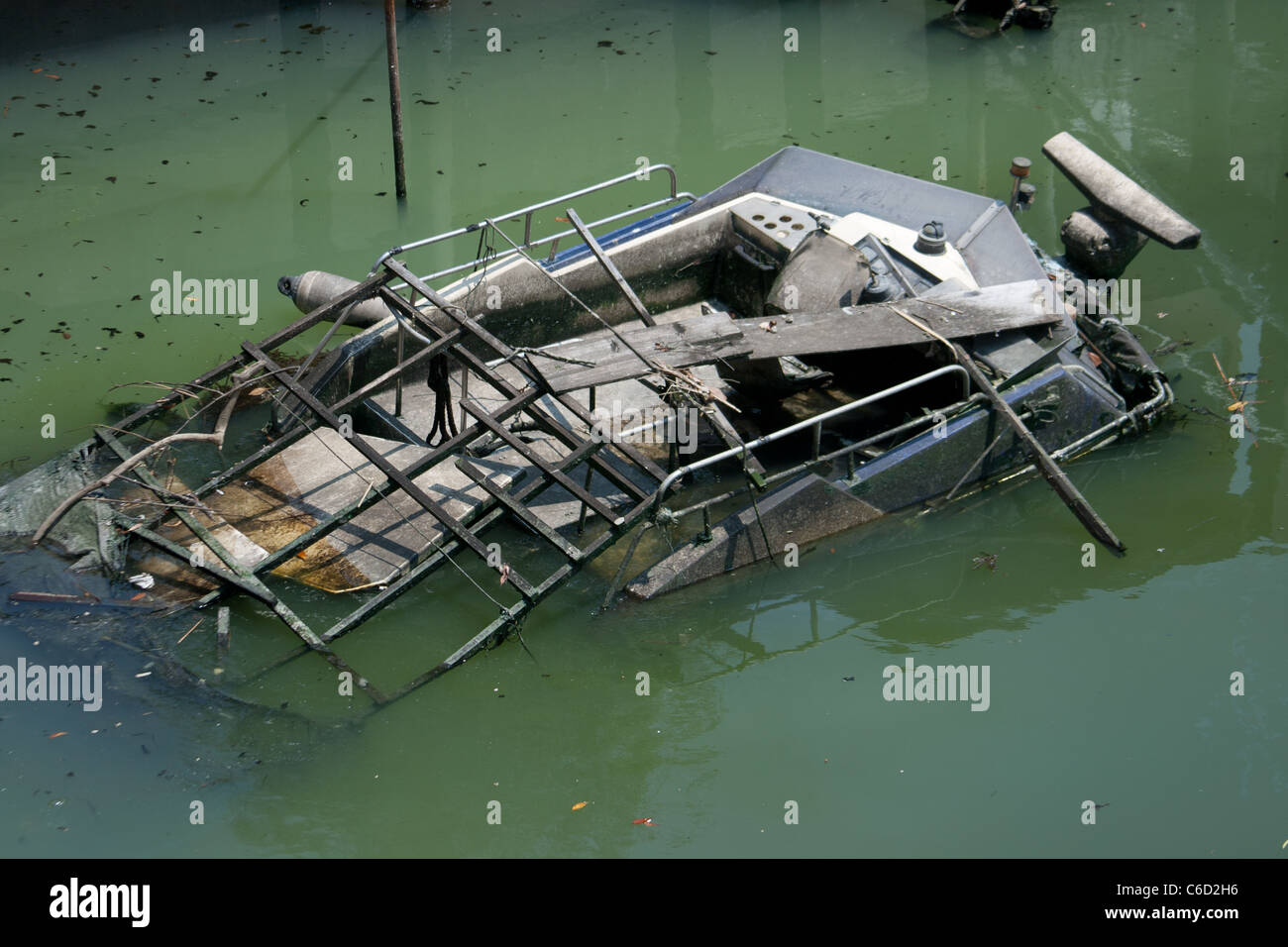 Wreckage boat hi-res stock photography and images - Alamy