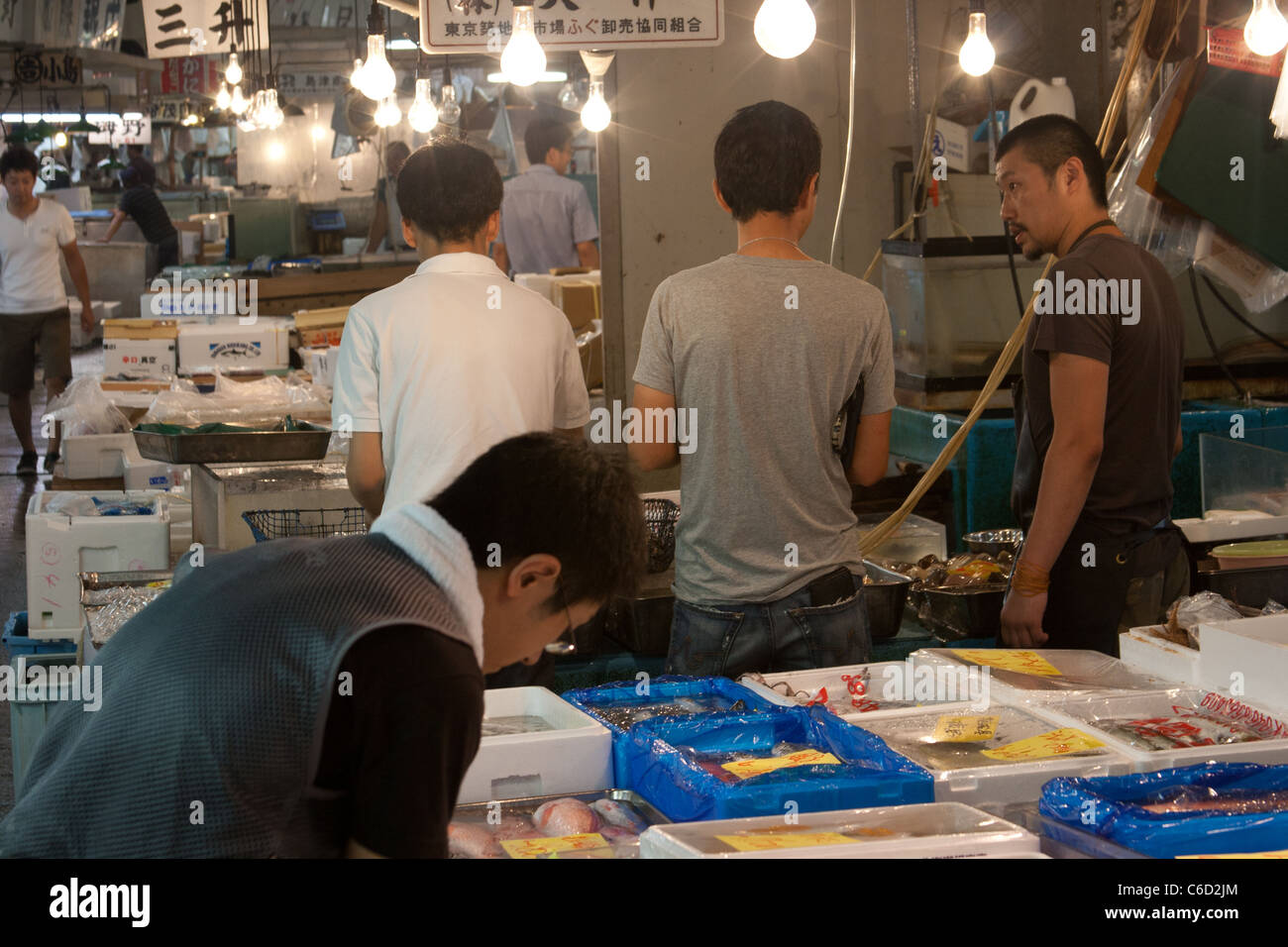 Market workers hi-res stock photography and images - Alamy