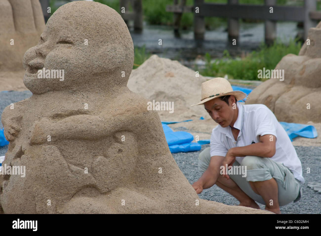 Funny sand sculpture hi-res stock photography and images - Alamy