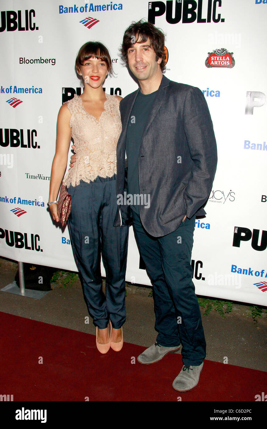 Zoe buckman and david schwimmer the public theaters annual gala hi-res ...