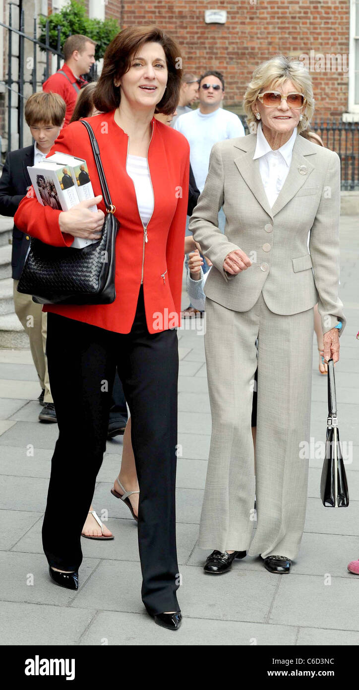 Vicki Kennedy And Jean Kennedy Smith Pose Together After Attending An Event Dublin Ireland 23
