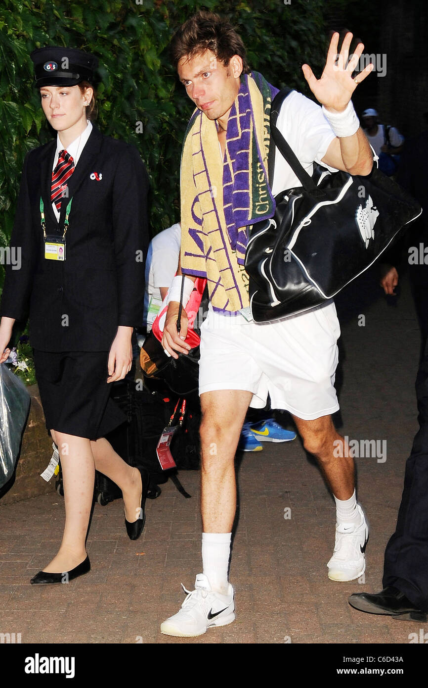 John isner nicolas mahut hi-res stock photography and images - Alamy