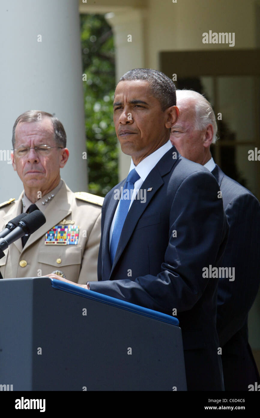 General stanley mcchrystal hi-res stock photography and images - Alamy