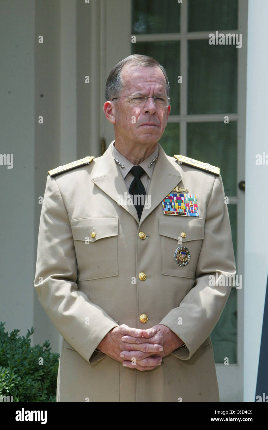 General stanley mcchrystal hi-res stock photography and images - Alamy
