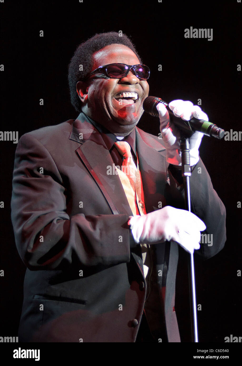 Al Green performing at Manchester Evening News (MEN) Arena Manchester ...