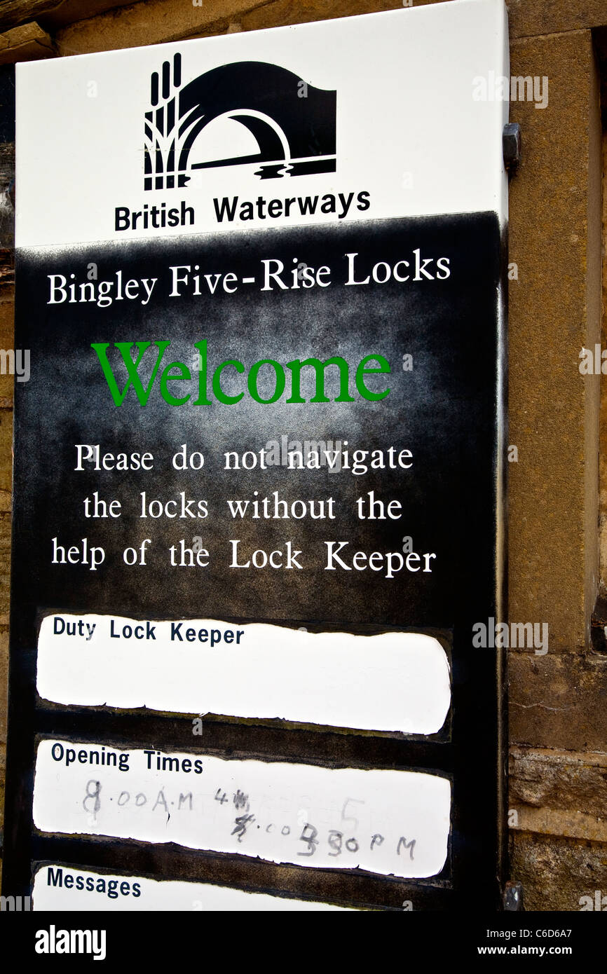 The five rise locks hi-res stock photography and images - Alamy